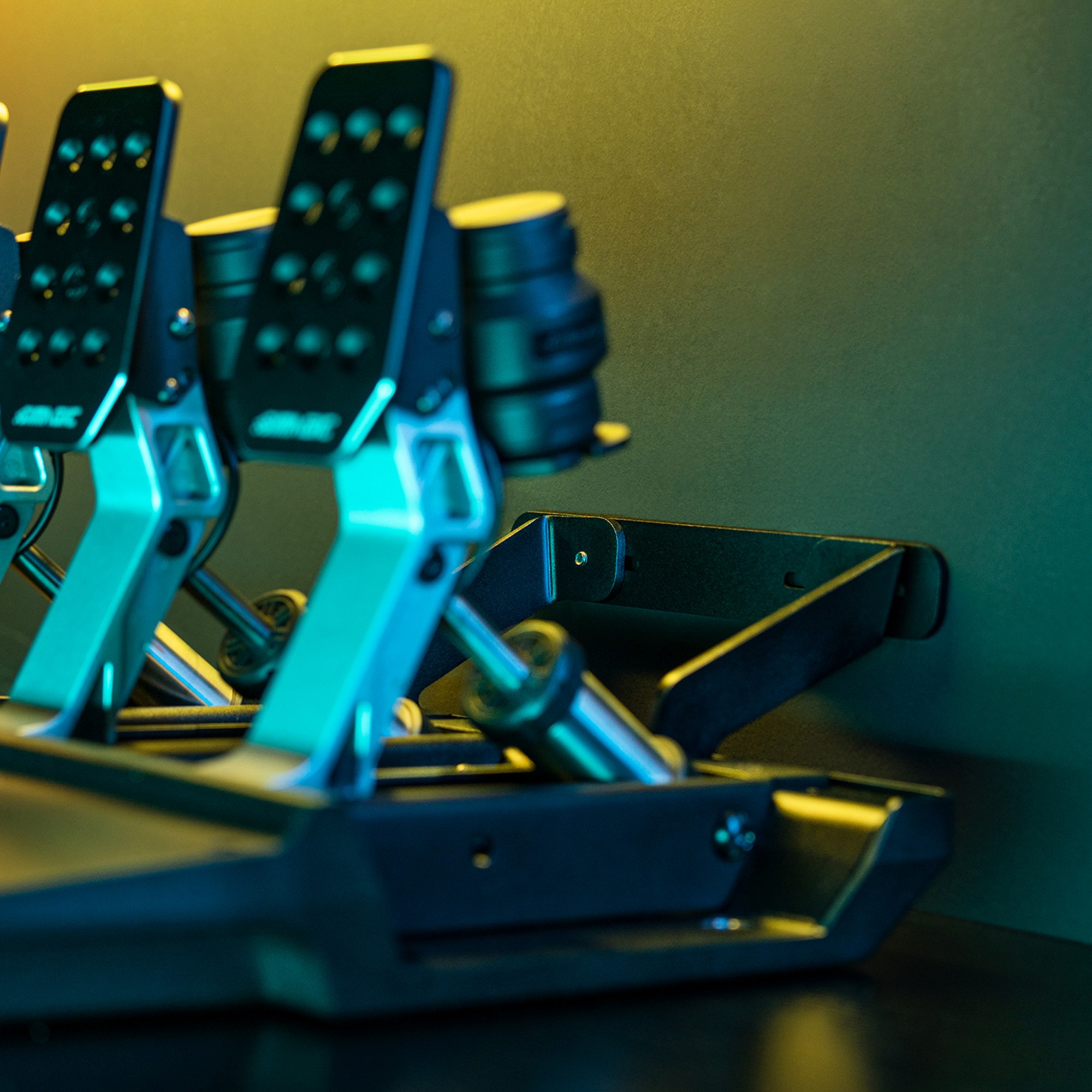 RSeat Europe SimracingSimagic P500 pedals - Simagic P500Rigs and ...